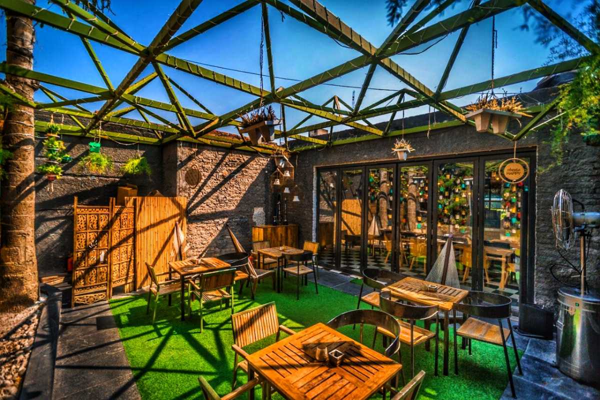 23 Best Cafes In Delhi That Serve Sinfully Delicious Food 23 Best Cafes In Delhi That Serve Sinfully Delicious Food